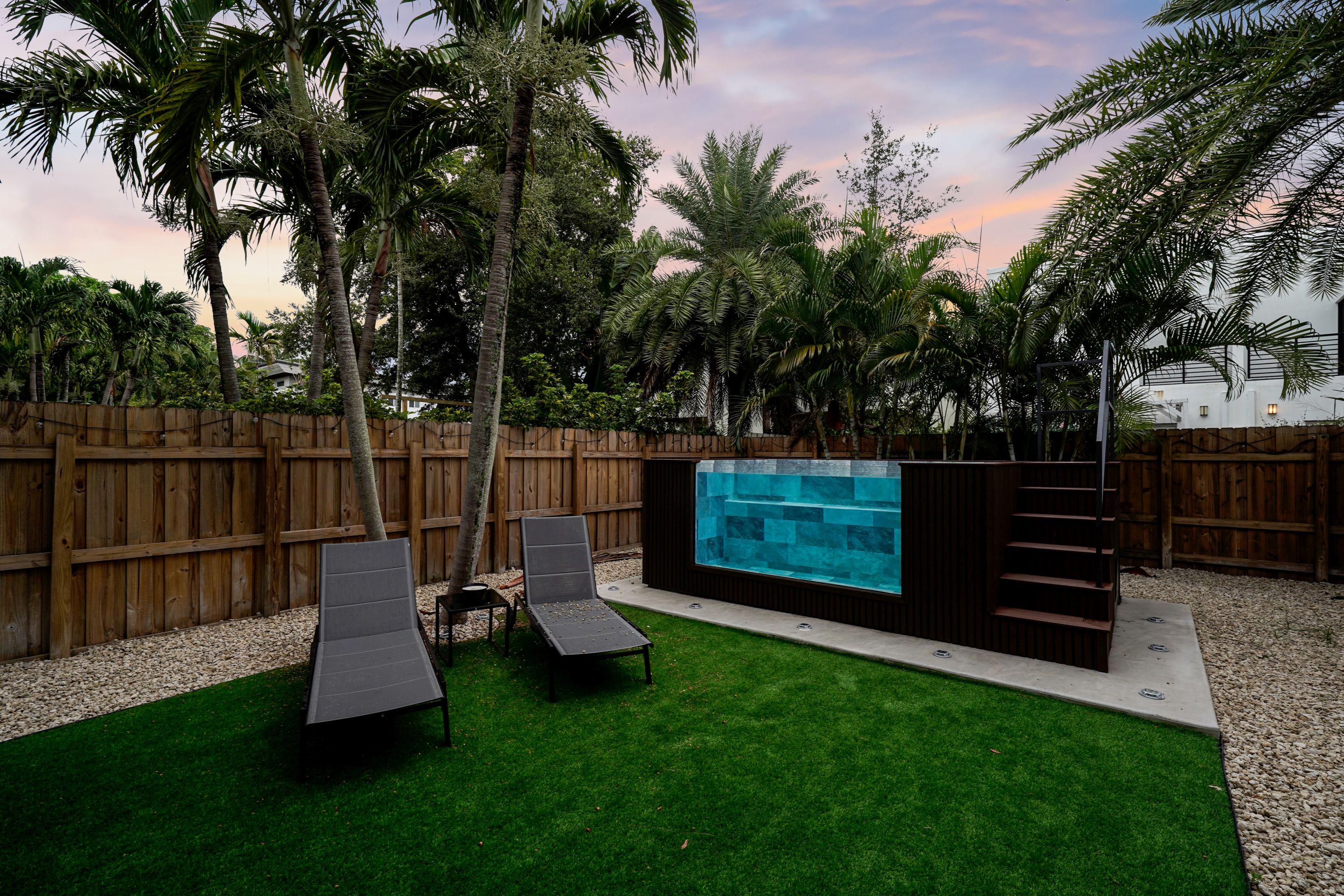 Stylish Outdoor Kitchen And Modern Pool - Tropical Tranquility Retreat - Bahamas