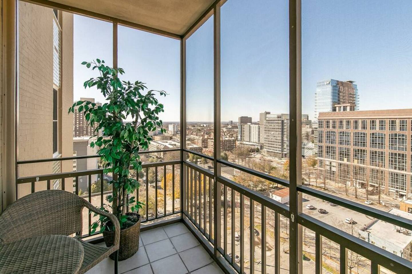 Stylish Condo With Modern Amenities - Exquisite Downtown Retreat - Atlanta, GA