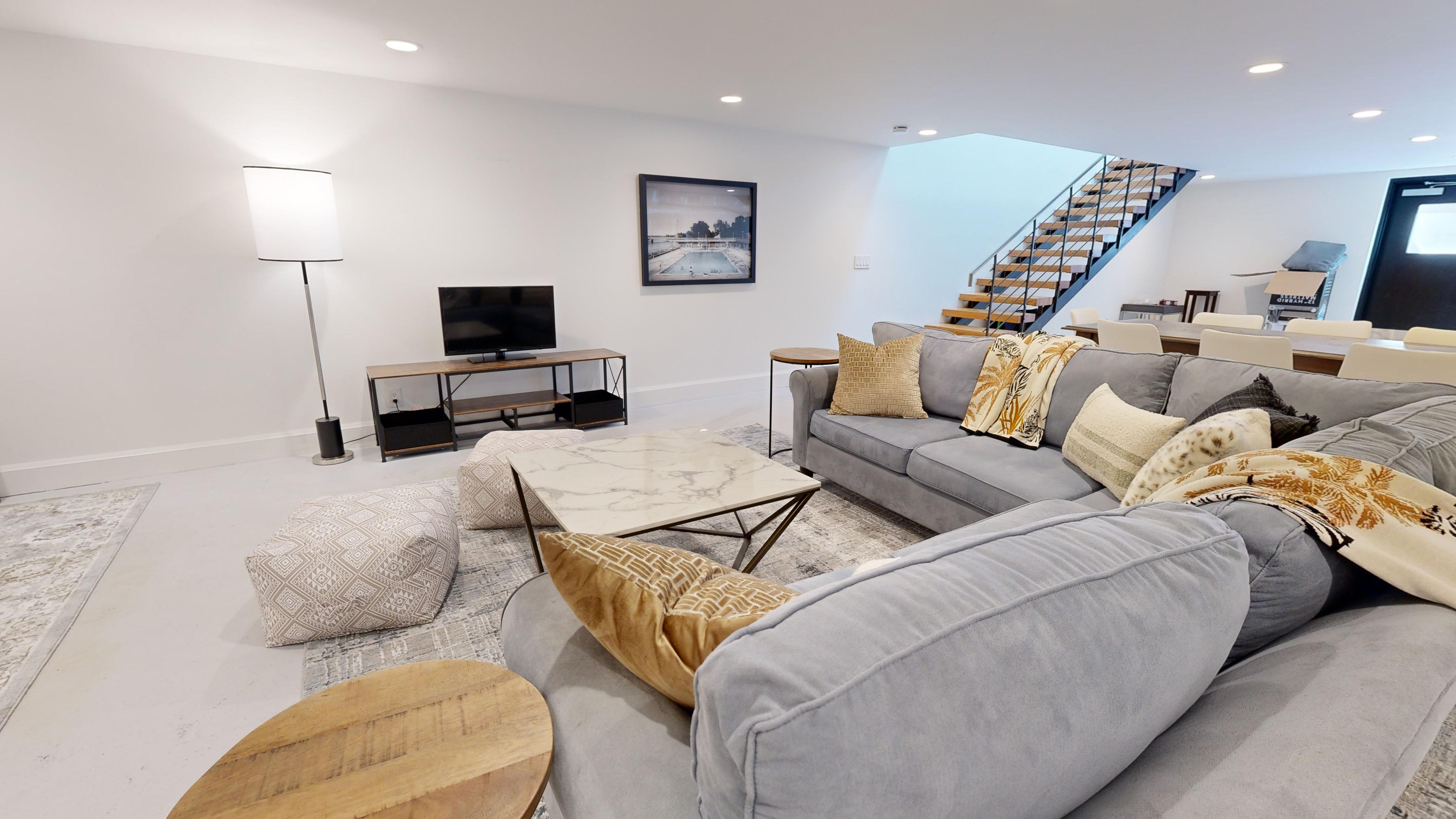 Wolf Den Loft Downtown AVL – POP Rentals