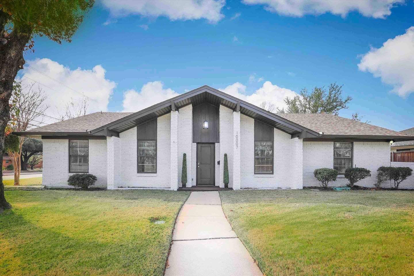 5 Star House - Chic Mid-century Modern Luxury Home - Dallas, TX