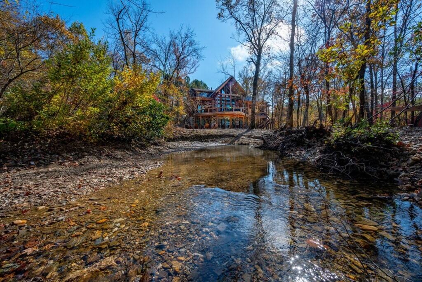 FOX HOLLOW CREEK, 3-Story Luxury Cabin With Creekside Views-Sleeps 22 ...