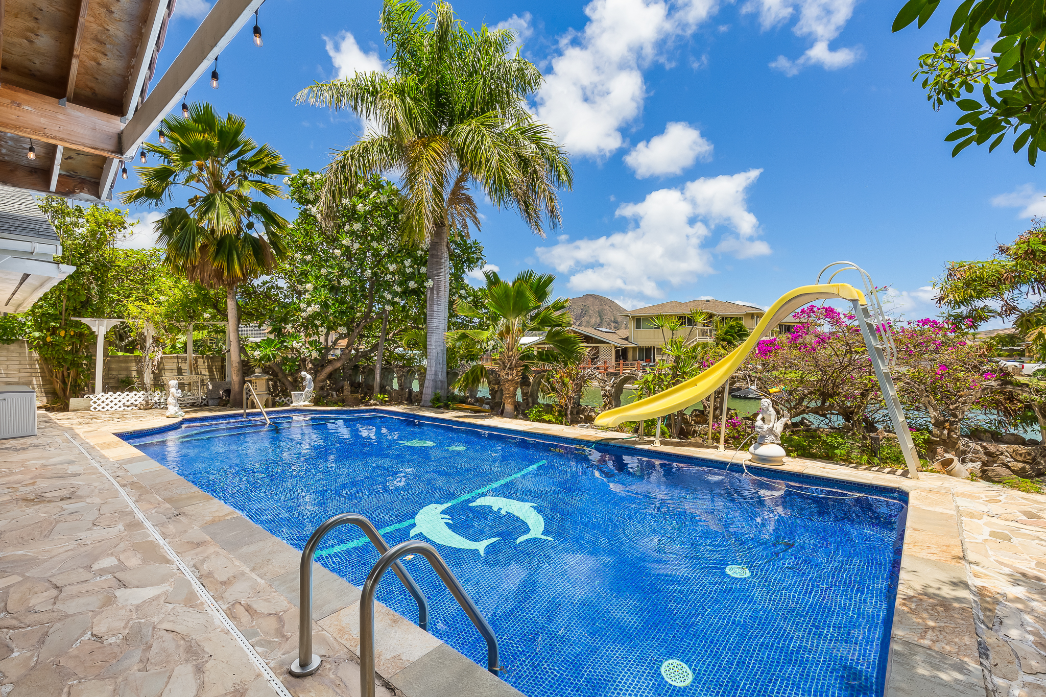 Tranquil Marina Front Pool House Resort - Honolulu, HI