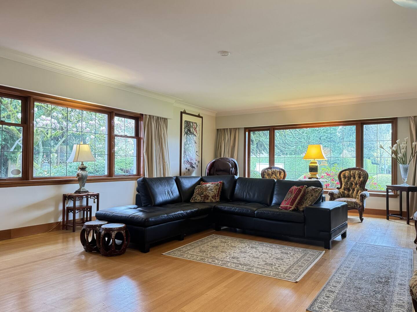 Cozy Vintage 7br Home With Sunny Backyard - Vancouver