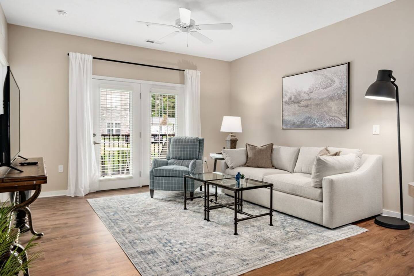 1st Floor Monthly 2br Near Intel + Data Centers - Columbus, OH