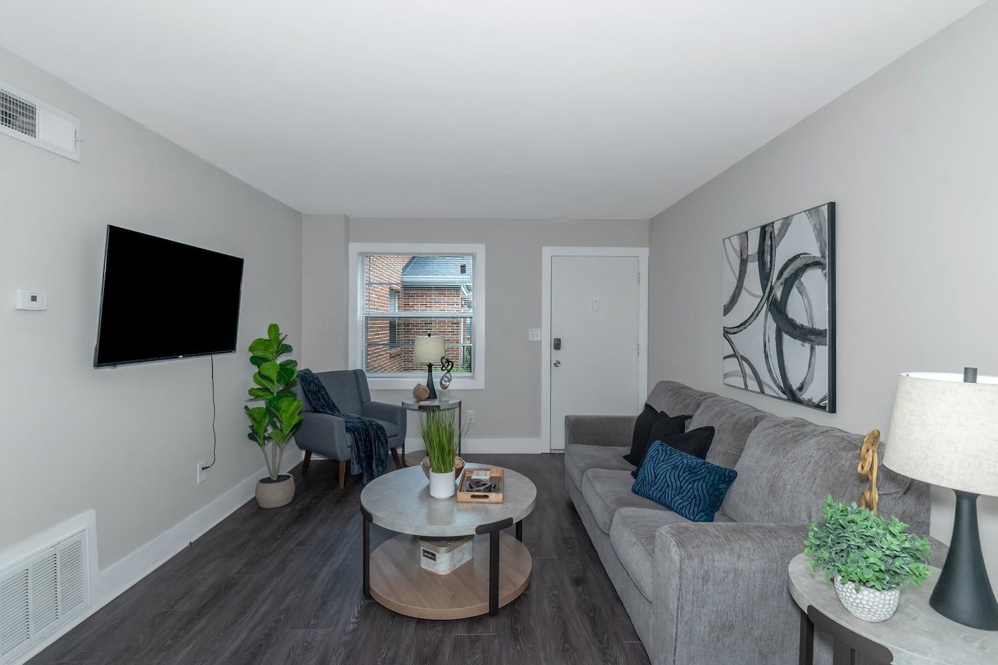 Buckhead 2br – Free Parking & Wi-fi - Buckhead, GA