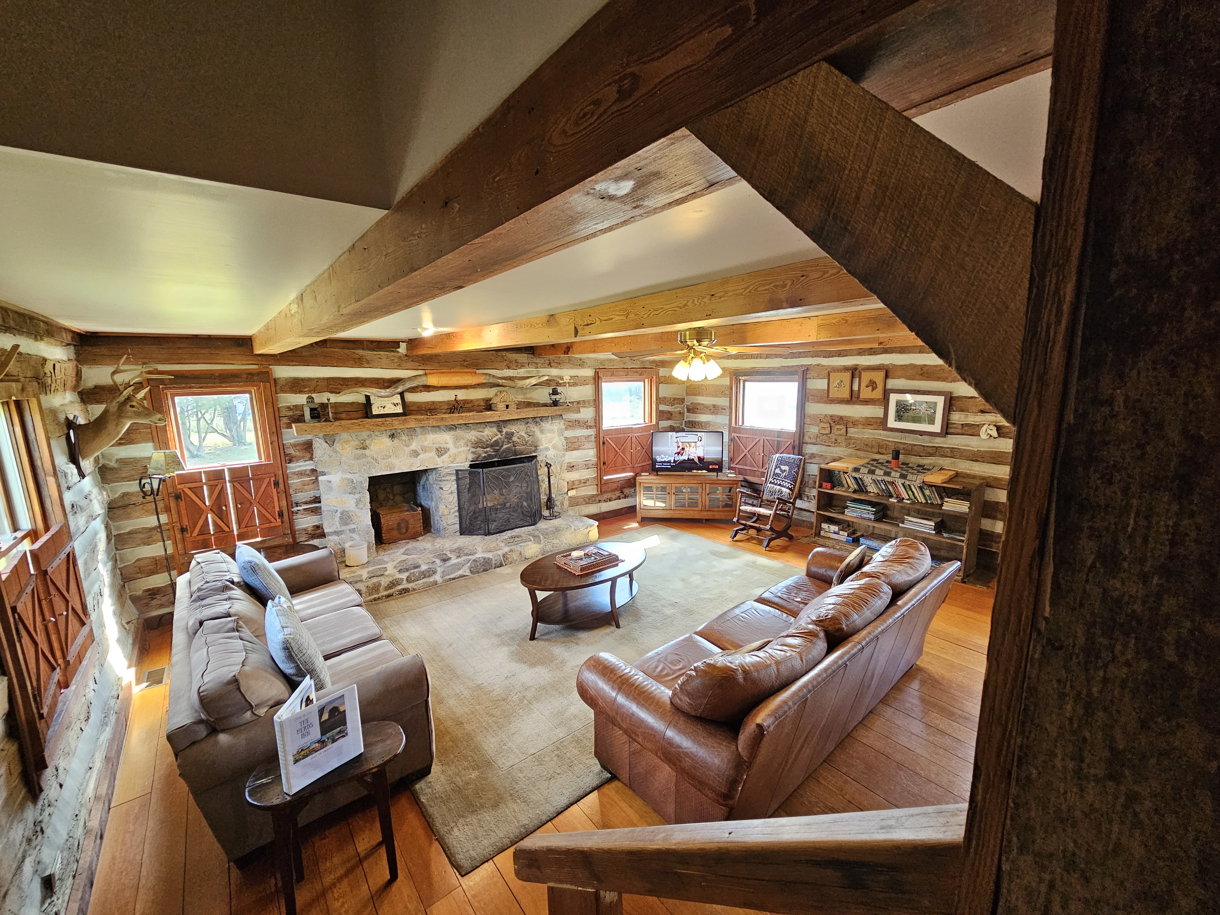 King Bed Farmhouse Valley Views - Virginie