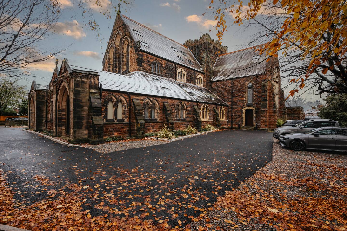 The Spire! 1800s Church | Rare Find | Free Parking - Liverpool, UK