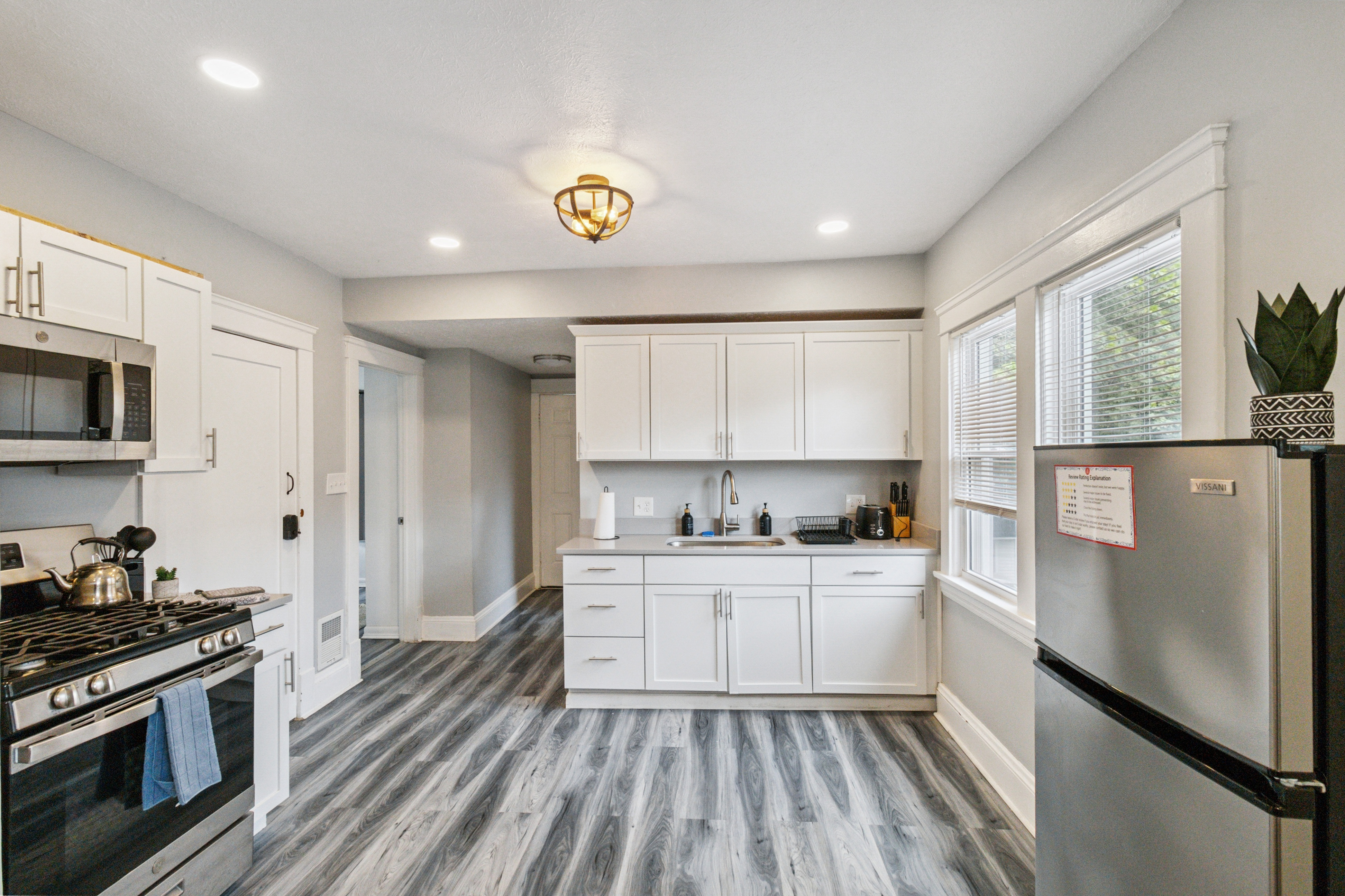 West Side Sunroom – Peaceful & Light-filled - Cleveland, OH