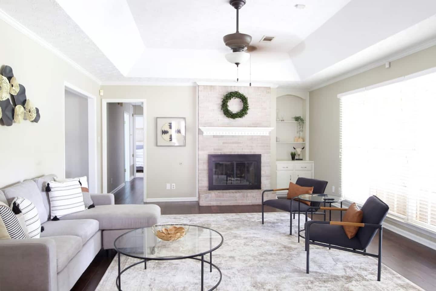 Spacious Backyard And Modern Amenities - Charming Family Retreat - Montgomery, AL
