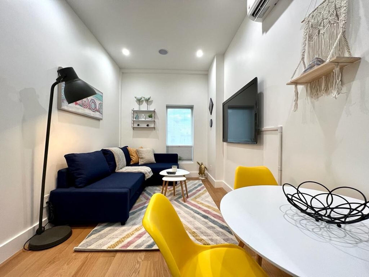 Charming Condo With Cozy Living Space - Stylish Tranquil Retreat - Queens, NY