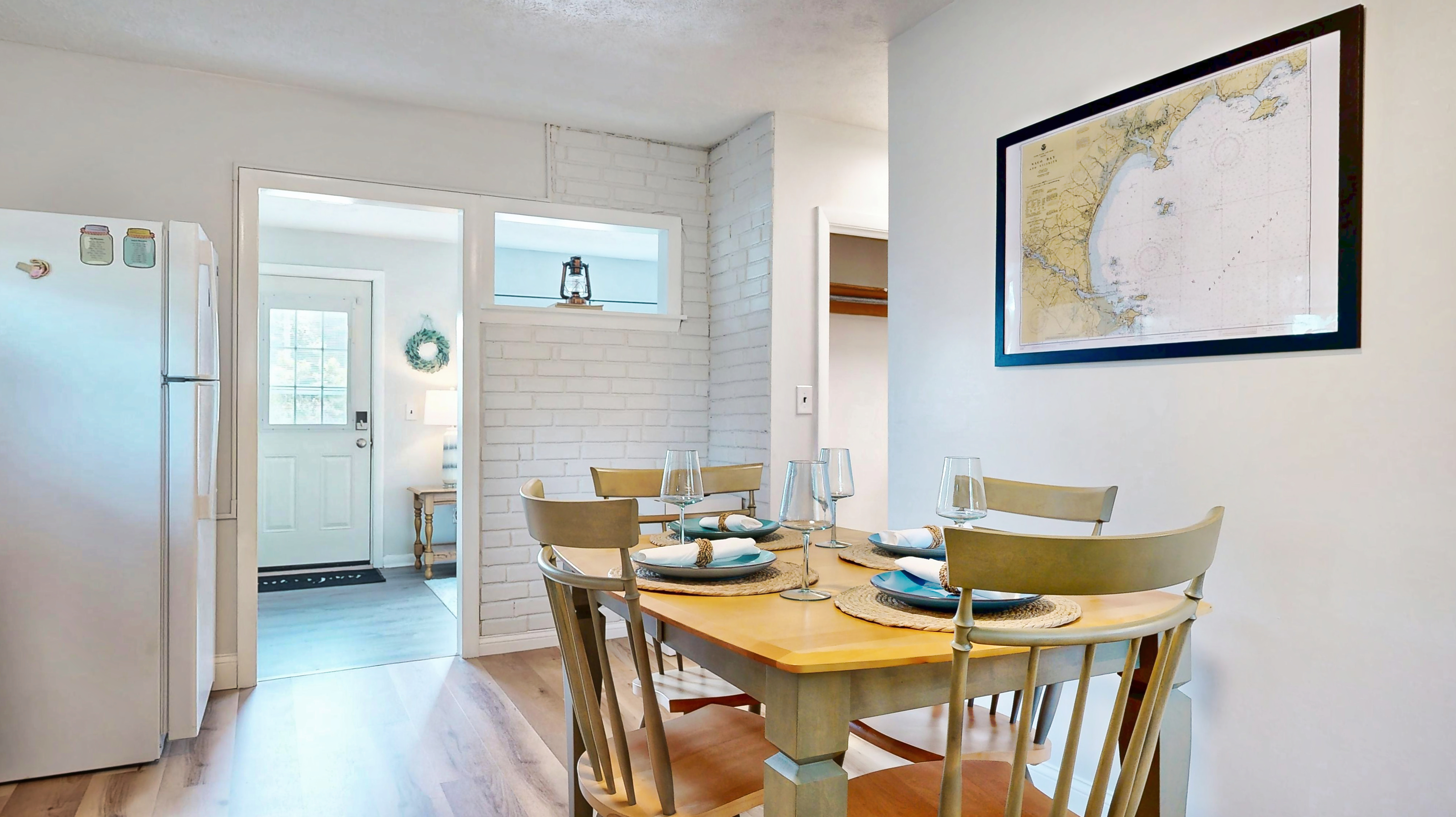 Charming Coastal Retreat With Modern Touches - Delightful Escape - Old Orchard Beach