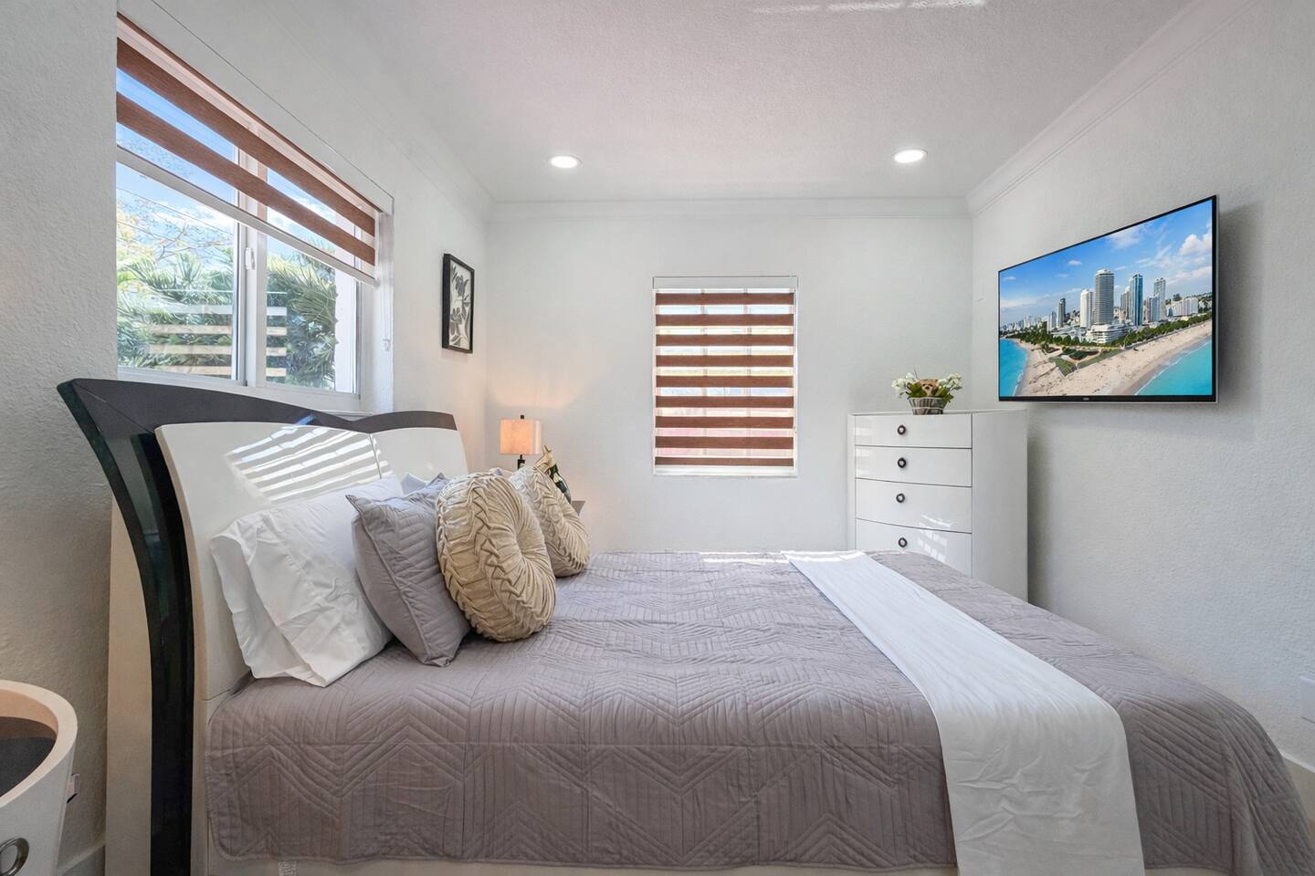 Near Stadium | Near Airport | Free Parking - The Bahamas