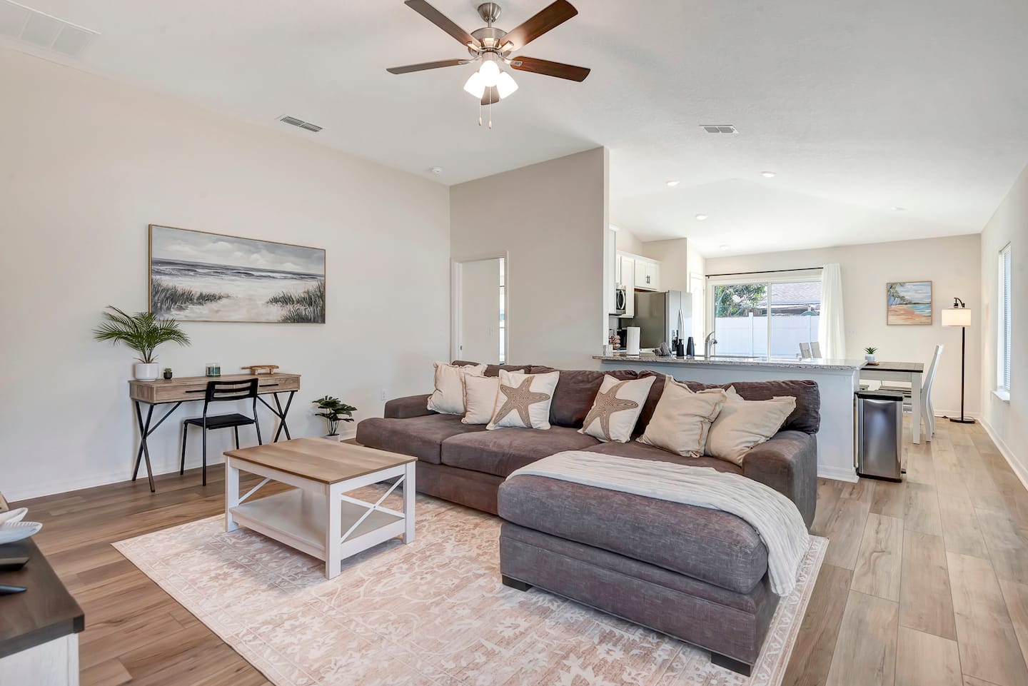 Cozy Beach Retreat • Sleeps 10 And Pet Friendly - Palm Coast, FL