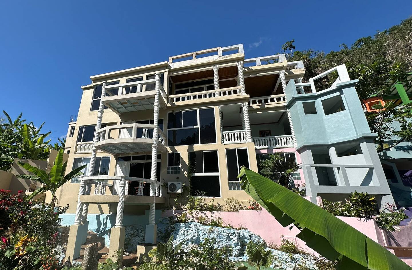 Exclusive 2 Bed Mountain & Farm Villa Escape - Jamaica
