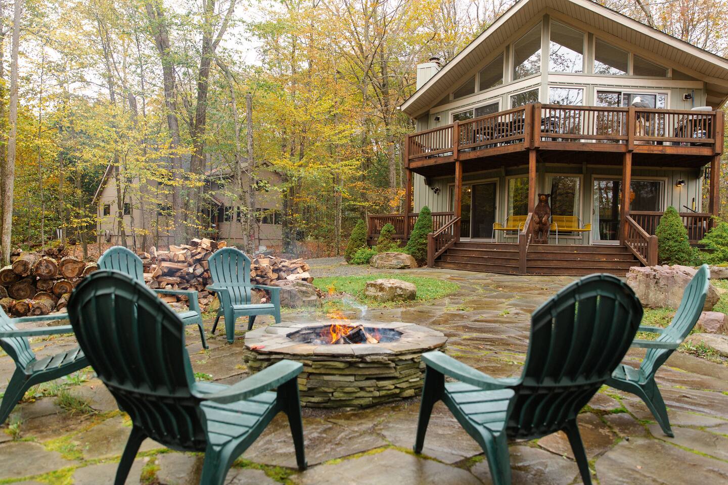 Spacious Lake Naomi Chalet For Groups - Pocono Pines, PA