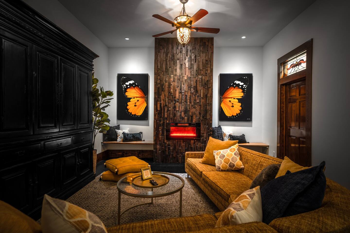 Luxury Design And Secret Door - Stunning Haven With Poker Table - Kerrville, TX